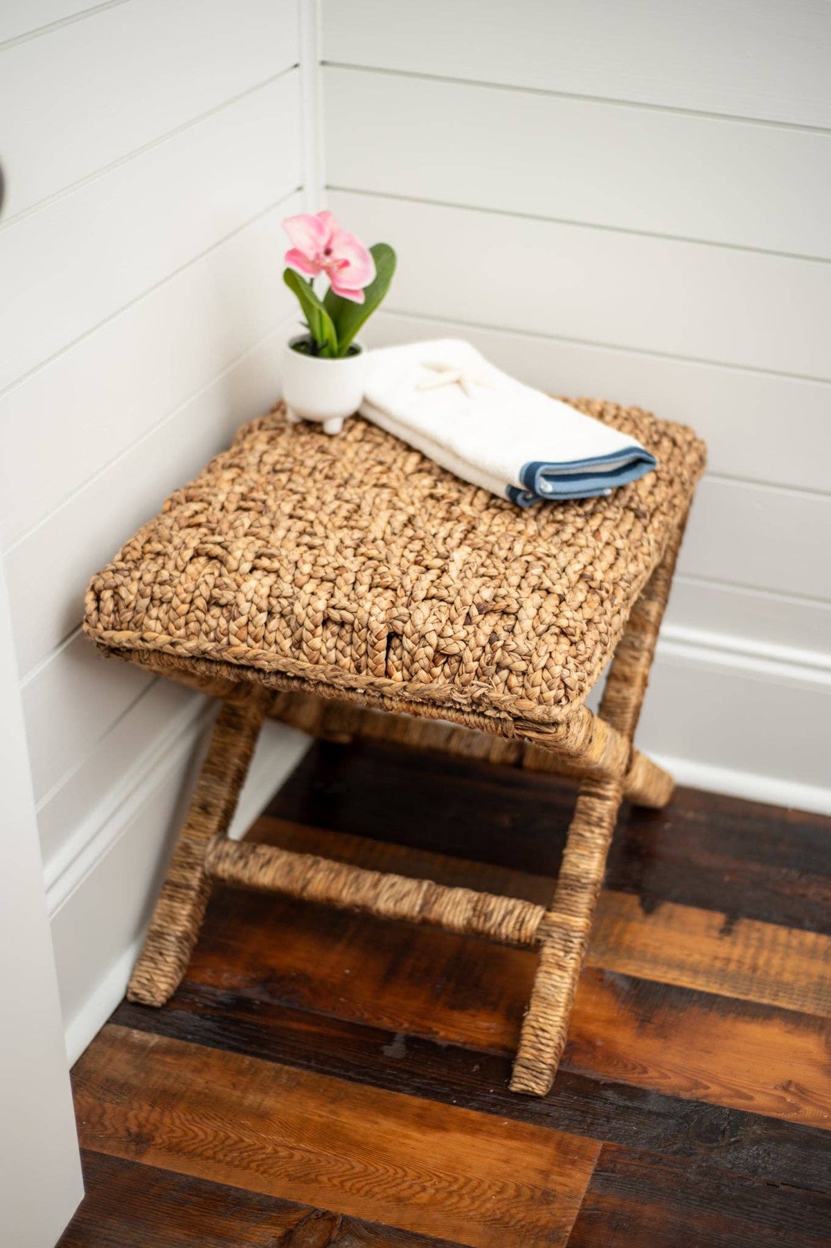 Carter X-Leg Stool – MARKET